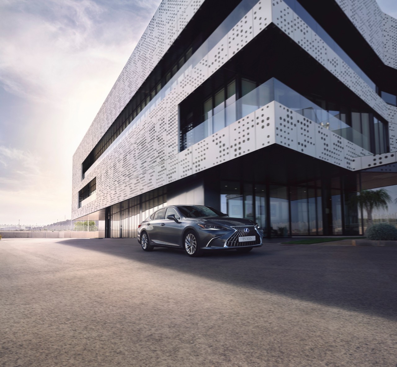 Lexus ES : la berline Hybride premium | Lexus France