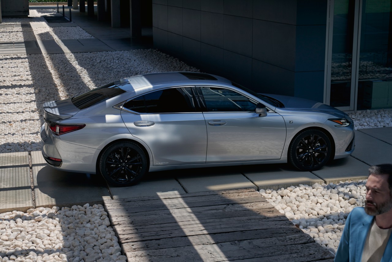 Lexus ES : la berline Hybride premium | Lexus France
