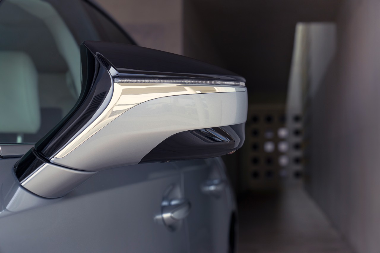 Lexus LS : la limousine Hybride emblématique | Lexus France