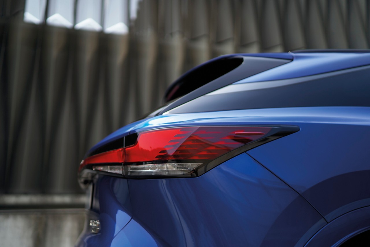 Lexus RX, SUV Hybride ou Hybride Rechargeable | Lexus France