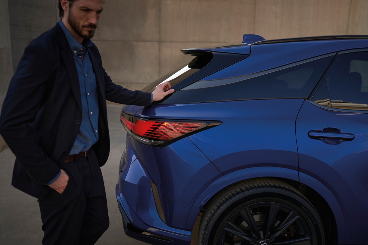 Lexus RX, SUV Hybride ou Hybride Rechargeable | Lexus France