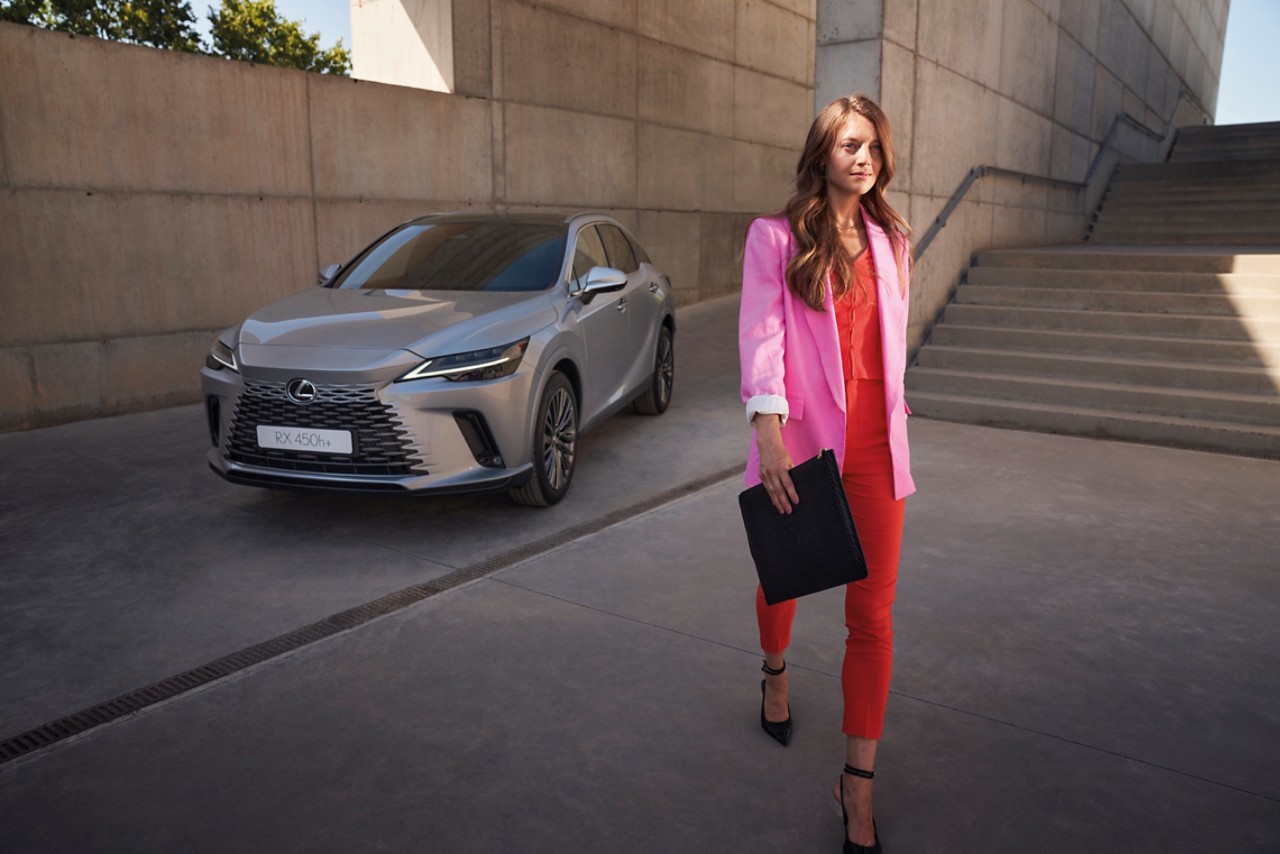 Lexus RX, SUV Hybride ou Hybride Rechargeable | Lexus France