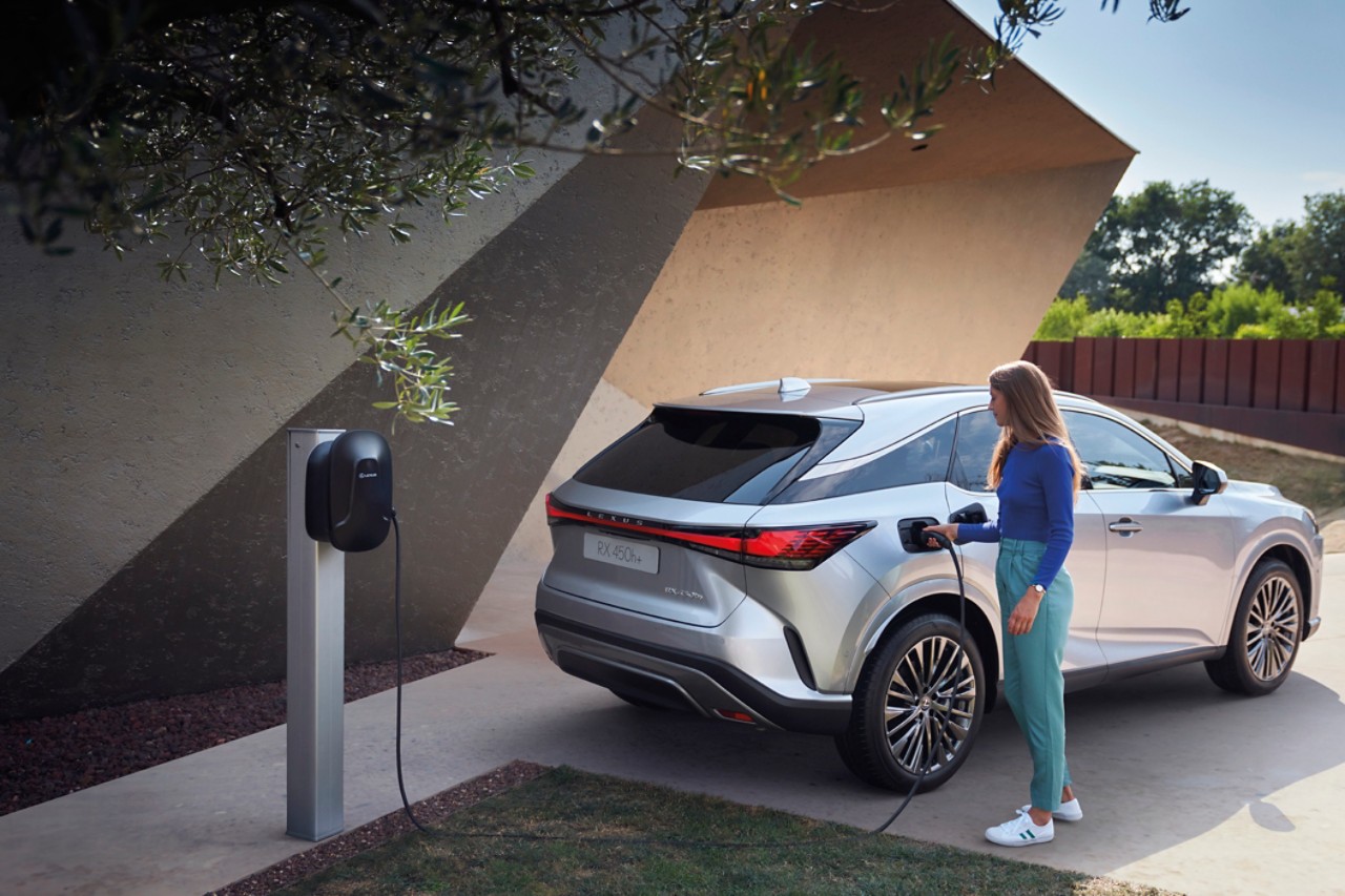 Notre offre RX 450h+ pour les particuliers | Lexus France