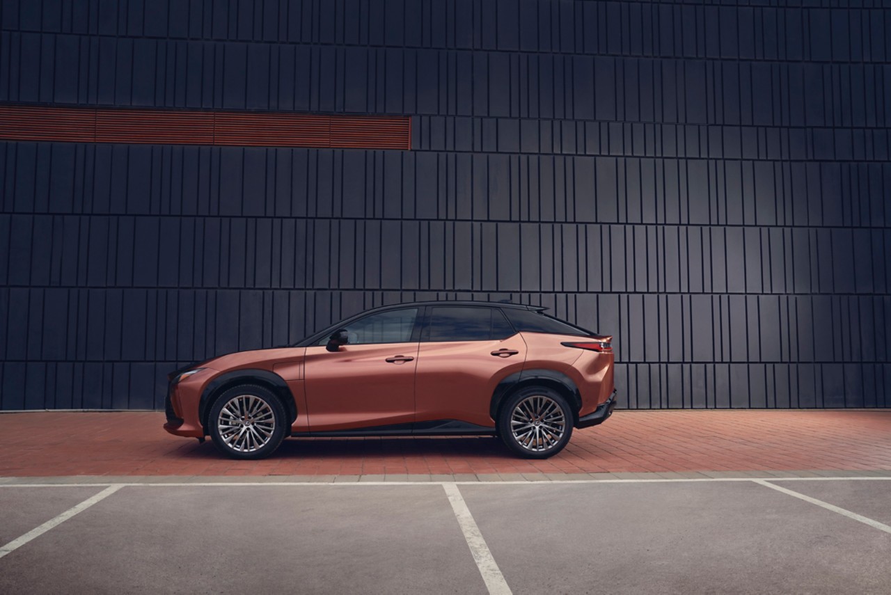 Lexus RZ : notre grand SUV 100% électrique | Lexus France