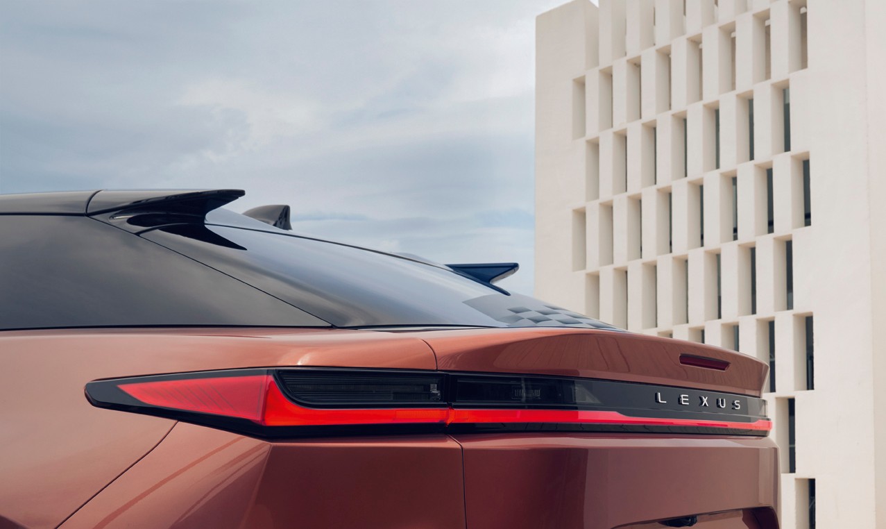 Lexus RZ : notre grand SUV 100% électrique | Lexus France