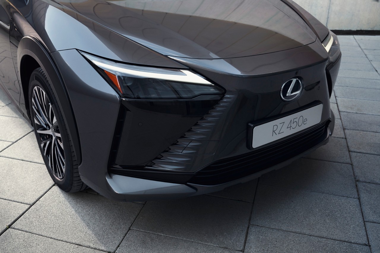 Lexus RZ : notre grand SUV 100% électrique | Lexus France