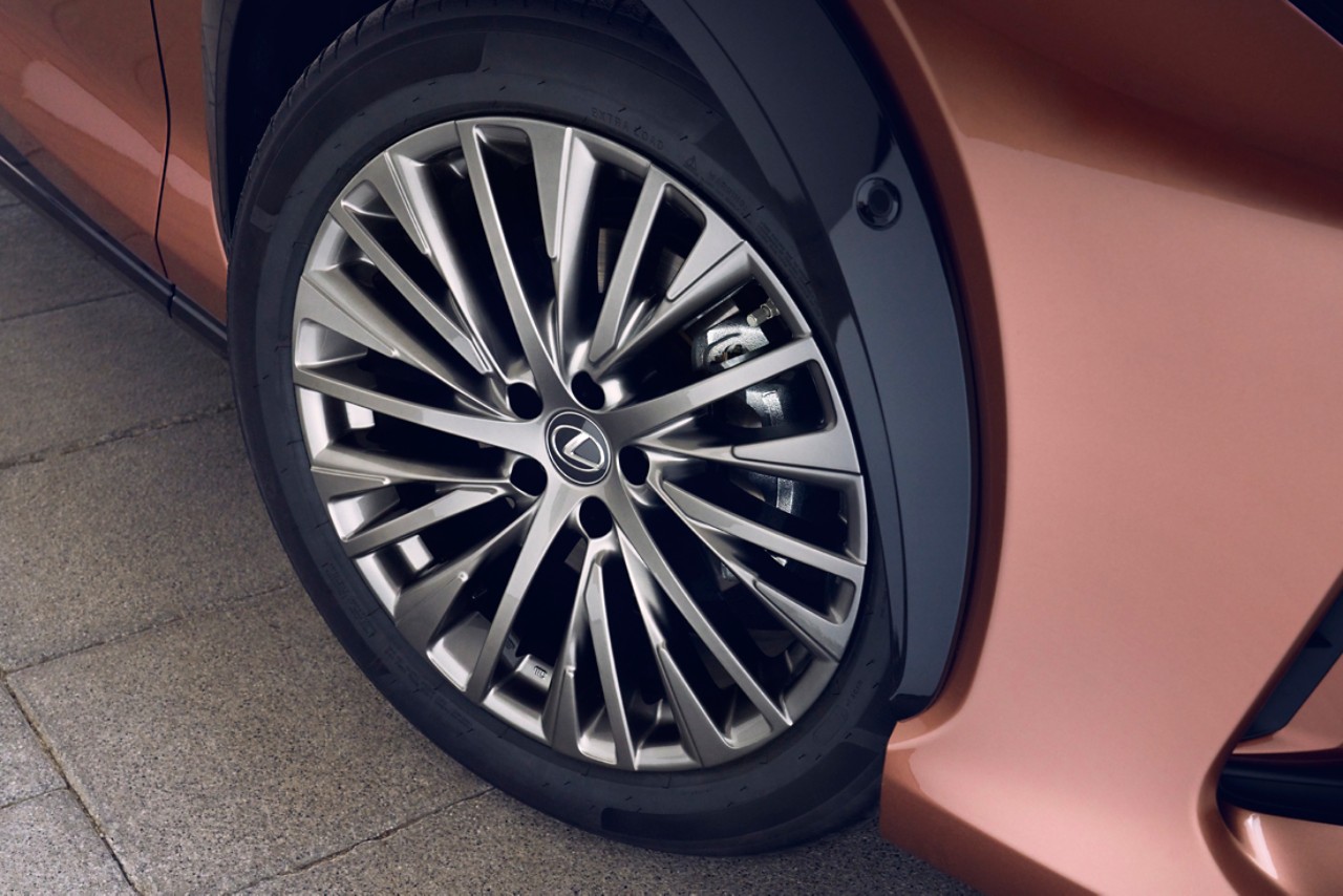 Lexus RZ : notre grand SUV 100% électrique | Lexus France