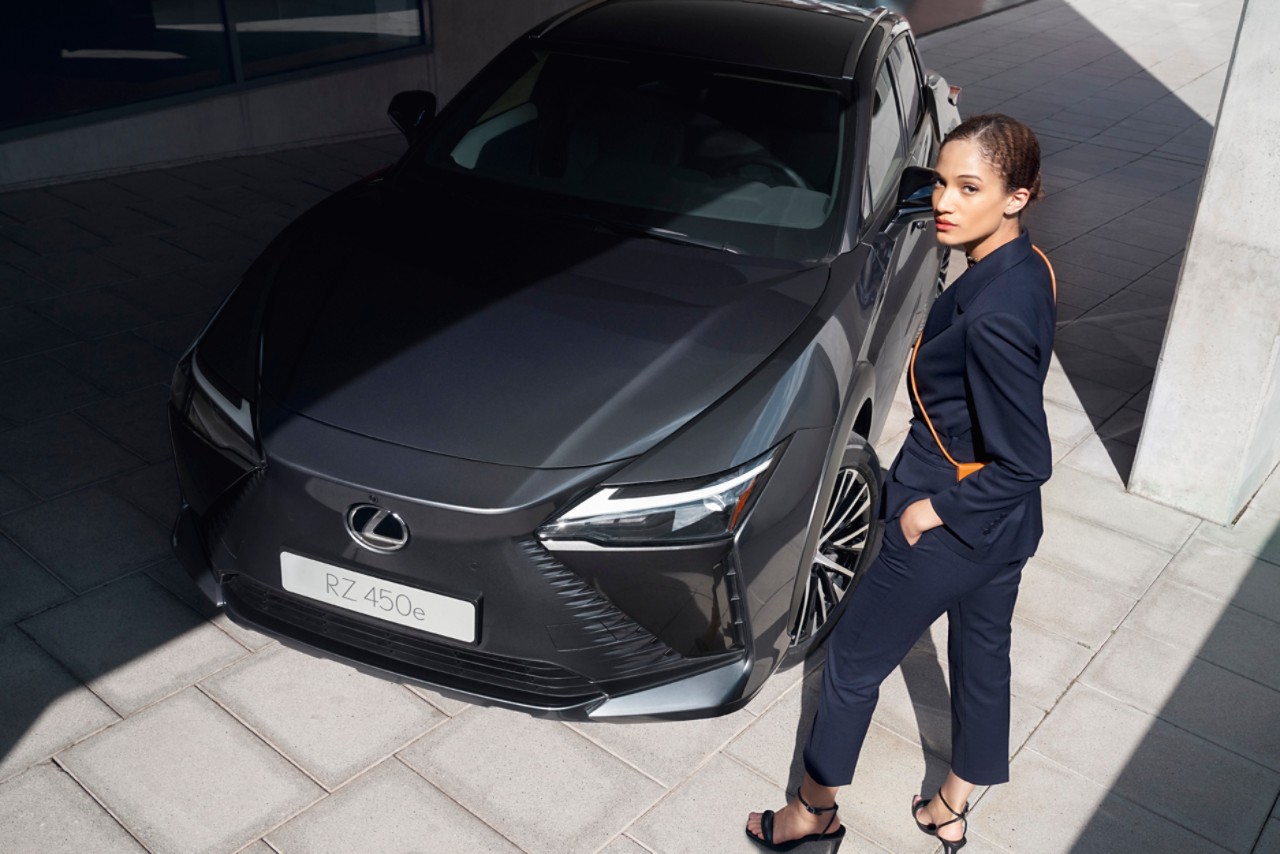 Lexus RZ : notre grand SUV 100% électrique | Lexus France