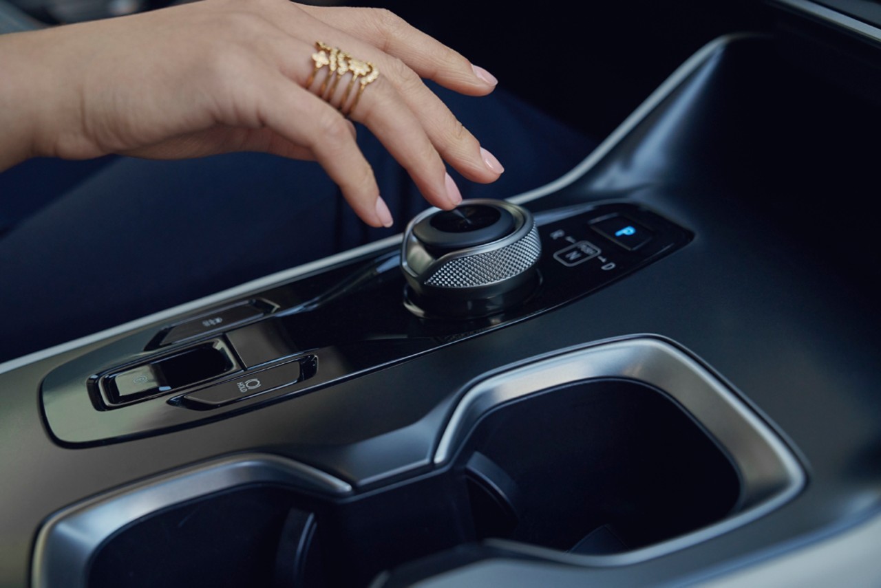 Lexus RZ : notre grand SUV 100% électrique | Lexus France