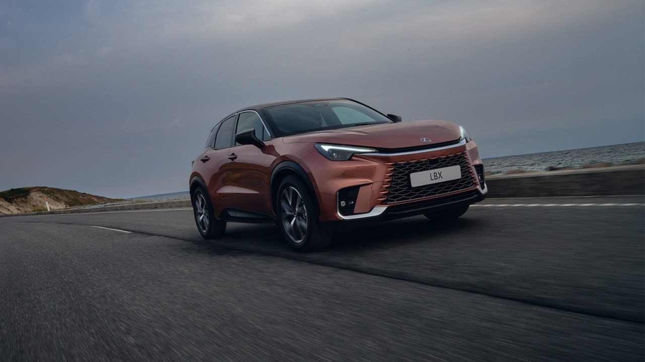Nouveau Lexus LBX Hybride auto-rechargeable | Lexus France