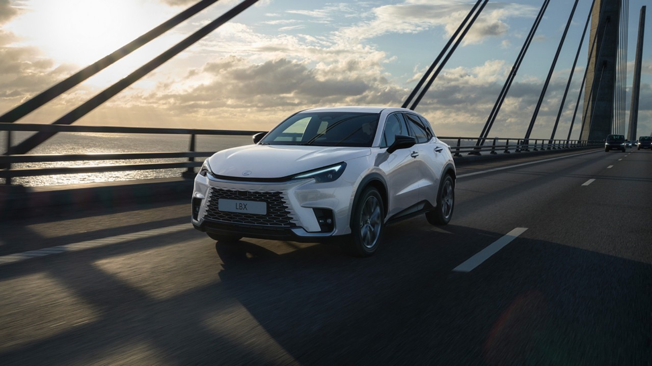 Nouveau Lexus LBX Hybride auto-rechargeable | Lexus France