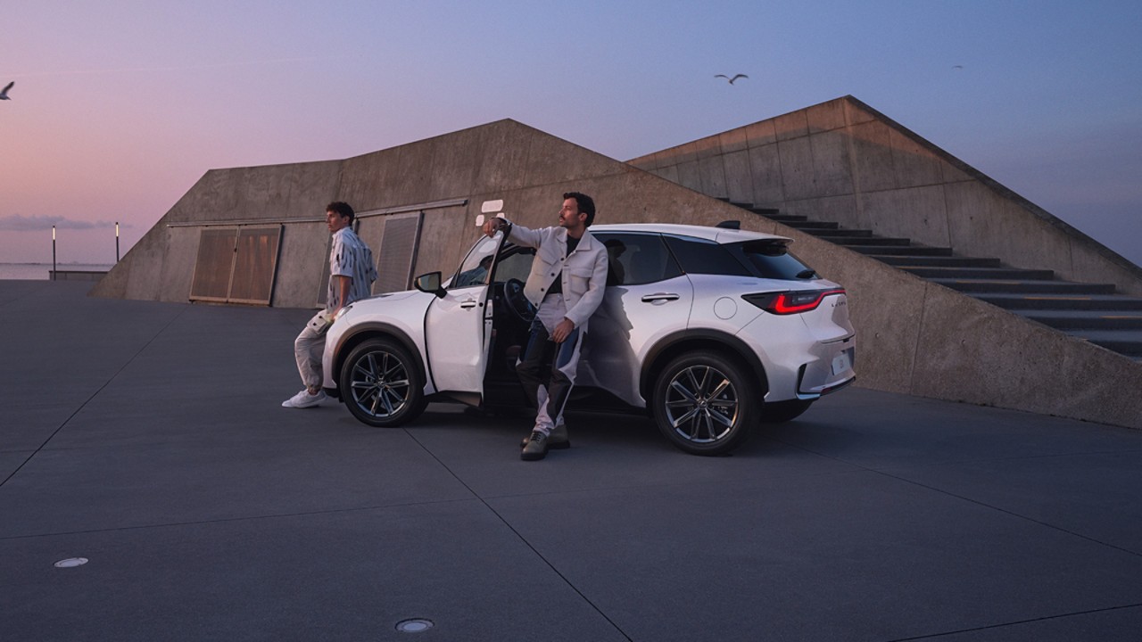 Nouveau Lexus LBX Hybride auto-rechargeable | Lexus France