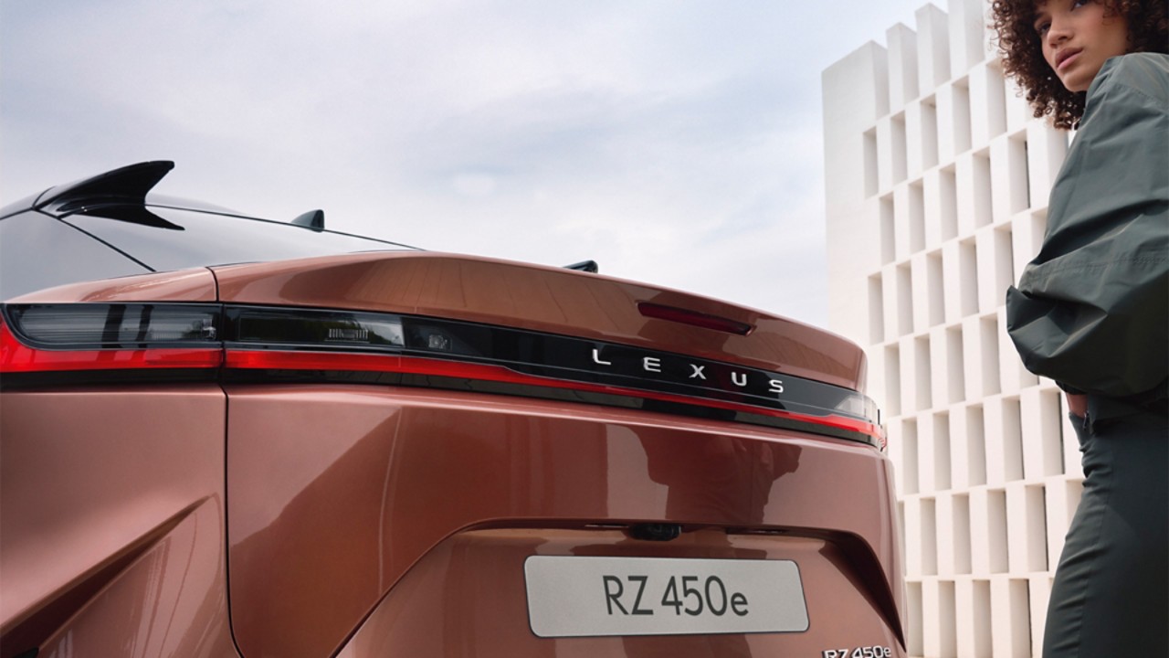 Lexus RZ : notre grand SUV 100% électrique | Lexus France